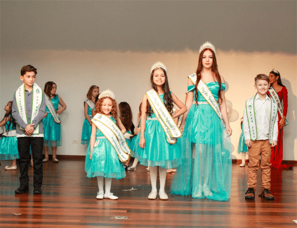 Concurso de Beleza Infantil elege as Misses de Foz do Iguaçu ...